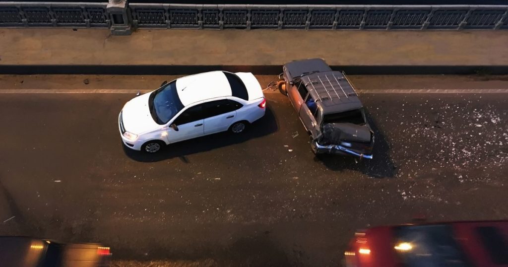 What Do I Do if I Have a Chemical Burn From a Car Accident?